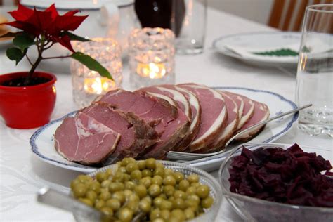 Farto do bacalhau O que se come nas ceias de Natal em 21 países