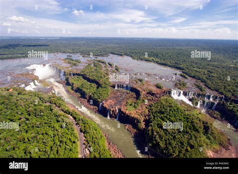 FOZ DO IGUAÇU PARANÁ VISTA AÉREA DAS CATARATAS Vista aérea das Cataratas do