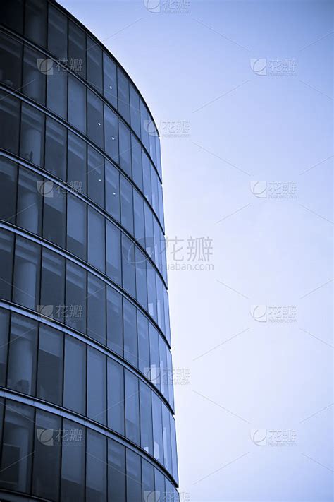 蓝色玻璃建筑