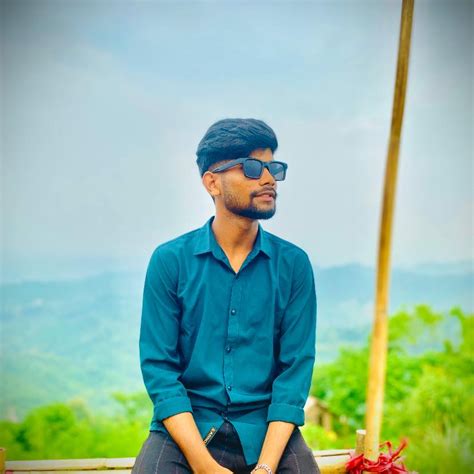 কত সুন্দর গাড়ি Reelvideoviral Md Ramjan Facebook