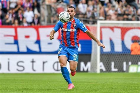 Ligue 2 Yoann Court et le SM Caen se séparent dun commun accord