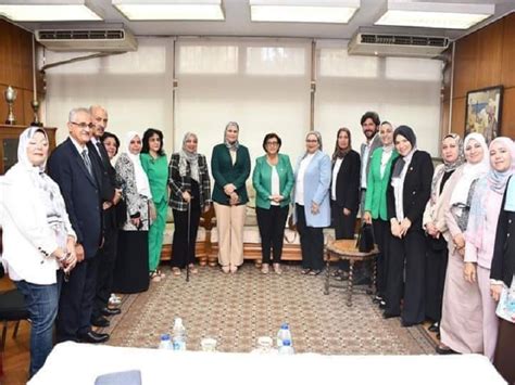 Asu الطفولة والمستقبل التربية والرعاية ما بين الأسرة والمجتمع في