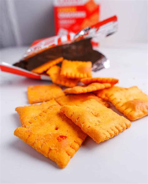 Review Quest Cheese Crackers A High Protein Cheez It Protein Snack