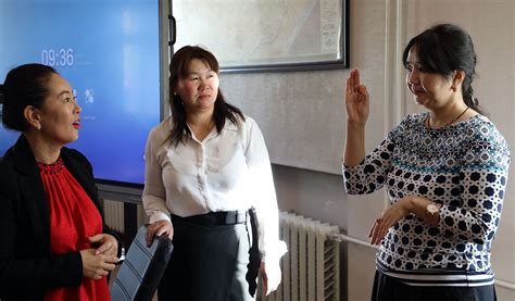 Улсын бүртгэлийн байгууллагын албан хаагчид дохионы хэлний анхан шатны мэдлэг олгох сургалтанд