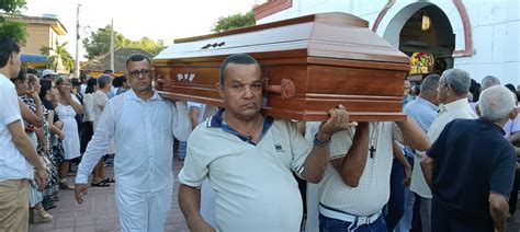 Mas De 2 Mil Personas Desfilaron Con Mucha Tristeza En El Sepelio De