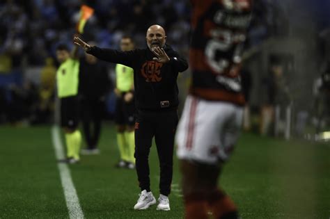 Flamengo e Sampaoli não estão felizes e precisam admitir o divórcio