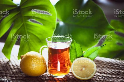 과일 차 Limon 유기 차 신선한 레몬 과일 전체 자연 열 대 배경에서 절반에서 만든 0명에 대한 스톡 사진 및 기타 이미지