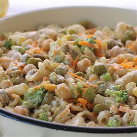 طرز تهیه سالاد ماکارونی وگان به روش ساده و خوشمزه