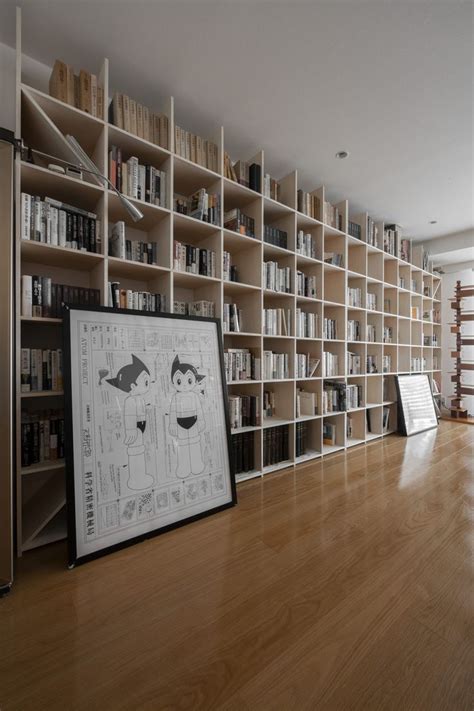 大きなリビングの壁一面に広がる本棚 壁一面の本棚 奥行350mmshelf（no62） 本棚壁 リノベーション 部屋 家の