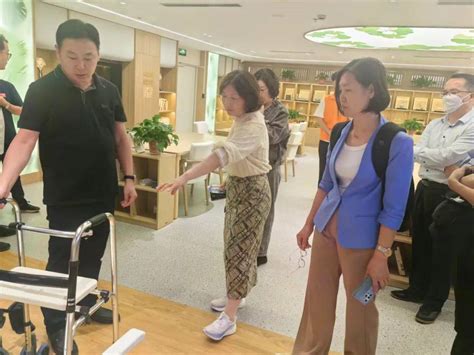 区政协调研养老服务驿站运营工作社区提案情况