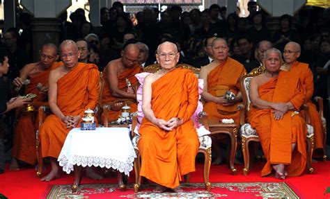 ศาสตรเมธีปัญญา เพ็ชรชู สมเด็จพระเจ้าอยู่หัว โปรดเกล้าฯ ตั้งสมเด็จพระ