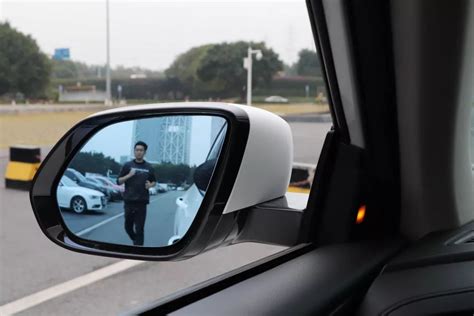奇葩实测哈弗F7开门预警真的有用吗 搜狐汽车 搜狐网