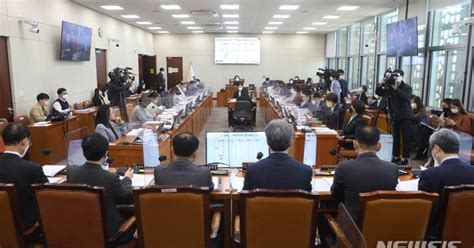 국감장 나온 자립청년 사업가사회적 관심 절실 호소