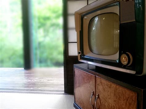 フリー写真 レトロなブラウン管テレビのある部屋の風景でアハ体験 Gahag 著作権フリー写真・イラスト素材集 Gahag