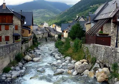 Descubre pueblos con encanto en España Sumiloc