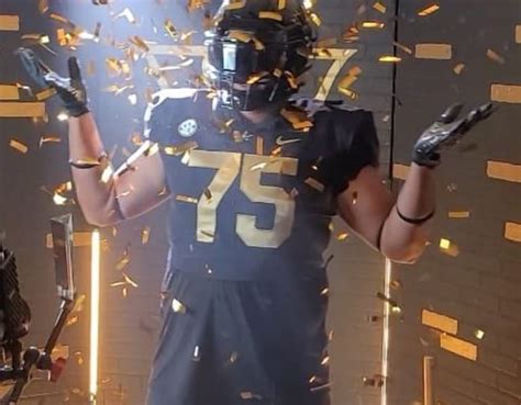 Vanderbilt Commodores Football Recruiting Vandy Lands Pledge From