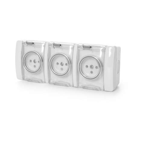 מדיה גלקסי שקע חשמל כפול מוגן מים 220v להתקנה על הטיח תוצרת ניסקו דגם