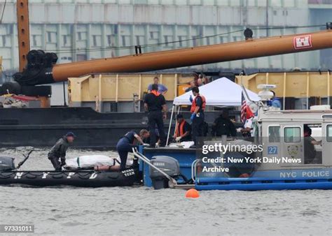 Nypd Scuba Photos And Premium High Res Pictures Getty Images