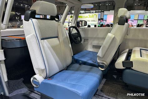 Minivan With Swivel Front Seats