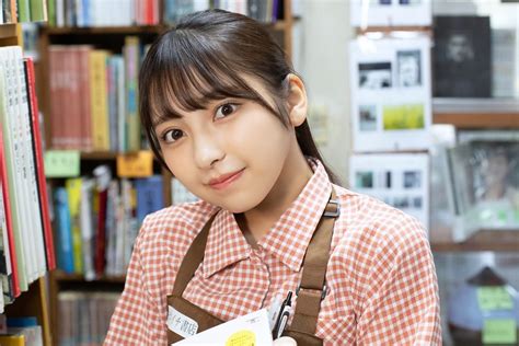 📸 画像：十味（2i2）『ゼロイチバイトcom ビジュアルブック』（徳間書店）アザーカット（撮影：佐賀章広）｜十味（2i2） アザー