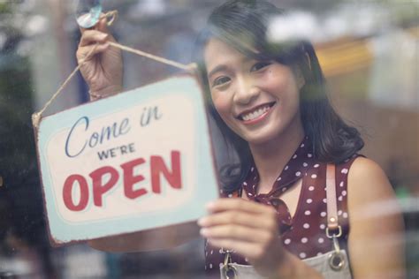 navigating challenges common pitfalls for food franchise owners and