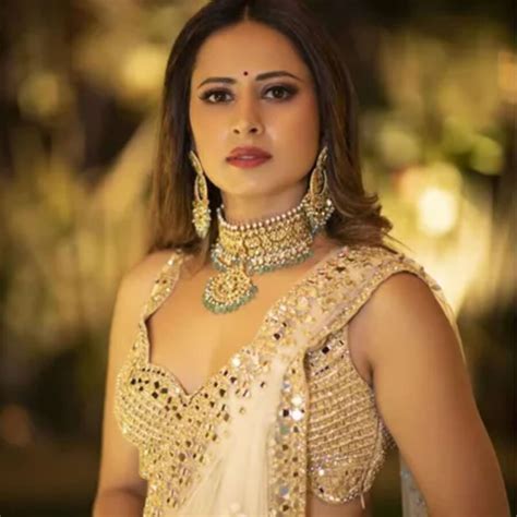 આજે સરગુન મહેતા તેનો 34મો જન્મદિવસ ઉજવી રહી છે બંનેના લગ્નને લગભગ 8 10 વર્ષ થવાના છે એક્ટિવ