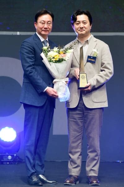 그라놀로지 2024 대한민국 퍼스트브랜드 대상 그래놀라 부문 수상 한국경제