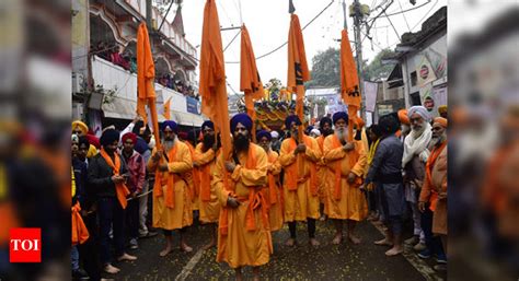 ‘akhand Path And ‘nagar Kirtan Mark Guru Gobind Singhs Birth