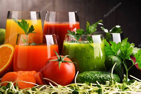 Vasos Con Jugos Orgánicos Frescos De Frutas Y Verduras 2023