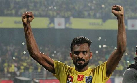 Isl 2016 Ck Vineeth Appeals Fans For Calm In Kerala