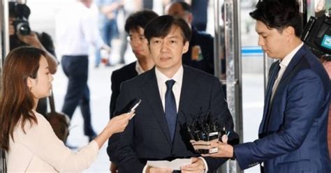 조국이 대국민 기자간담회 발표직전 통화한 사람은