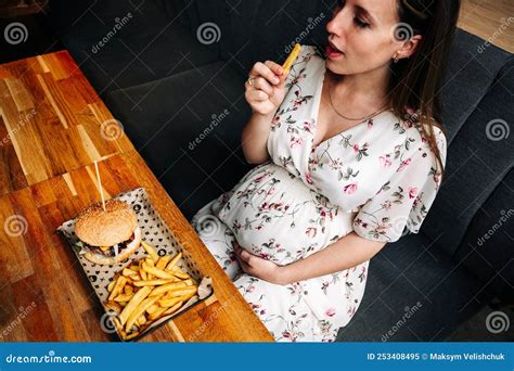 Pregnant Woman Hamburger Eat Hungry Pretty Pregnancy Female Eating