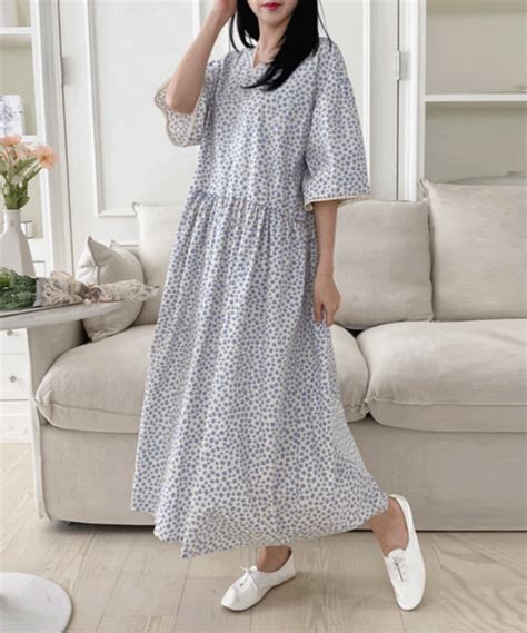 봄 여름 40대 미시 여성 엄마옷 플라워 도트 땡땡이 77사이즈 브이넥 셔링 반팔 롱 원피스