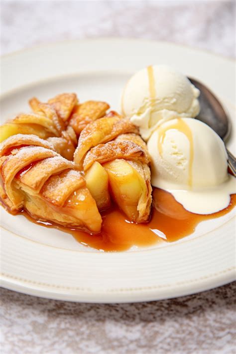 Apple Bubble Up Casserole