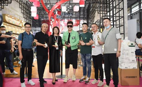 中国“时尚教父”李东田亲临 竟是为了它？ C2cc传媒