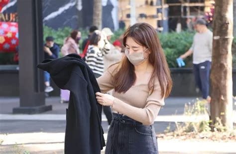 壹蘋新聞網 早上還是覺得有點冷 【今晨冷氣團最強74˚c！白天起回溫7天 周末雨區曝】