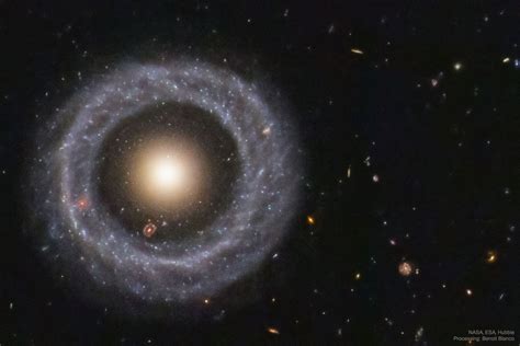 Hoag S Object Is A Galaxy Within A Galaxy Within A Galaxy And Nobody