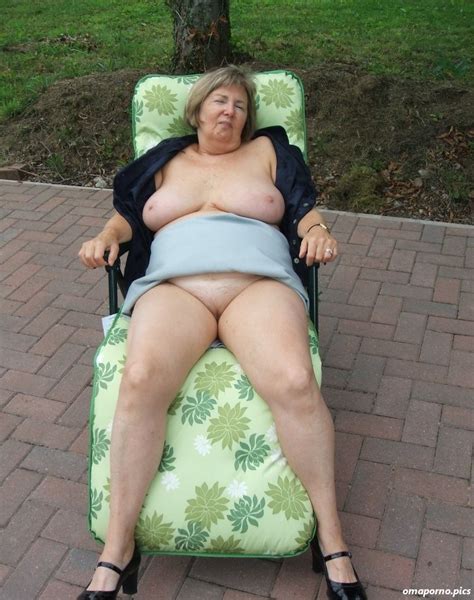 Hausfrau Nackt Im Garten Nackt Im Garten Free Sex Videos Sexiz Pix