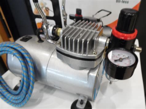 Acheter Mini Air Compresseur Avec Aérographe Au Pays des Leds