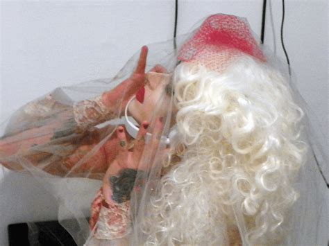 Life S A Drag Drag Performance And The Taboos Of Femininity Kate Brazina DoNArTNeWs