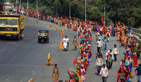 Farmers March Reaches Mumbai Fadnavis To Meet Protesters Today The Week