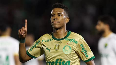 Palmeiras Estêvão supera marca de Endrick no Brasileirão
