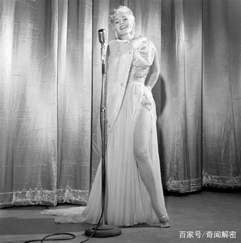 莎莎·嘉宝生前最美的瞬间，第一幅图，娇美性感容色绝丽