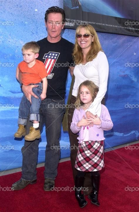 Robert Patrick With Son Sam Wife Barbara And Daughter Austin Stock Editorial Photo © Sbukley