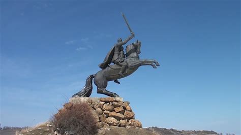 Զորավար Անդրանիկի ձիարձանը Նավուրում Youtube