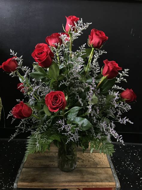 Elegant Red Rose Floral Arrangement
