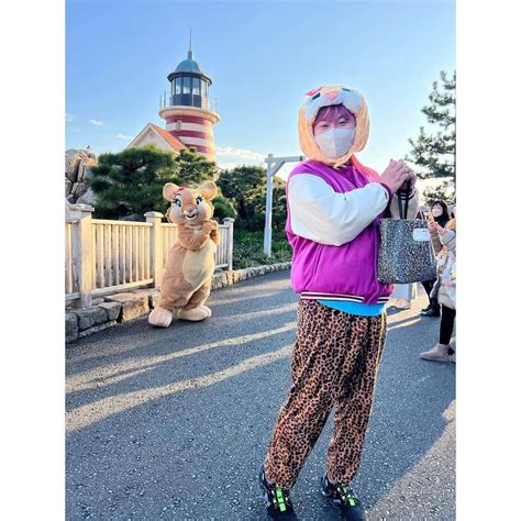 ぺえさんのインスタグラム写真 ぺえinstagram「数年ぶりのディズニー 1枚目は奇跡の写真 偶然同じポーズをしてた たまには意味