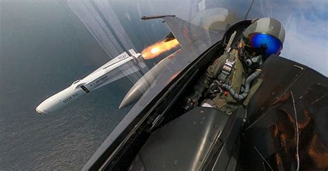 타이완 공군 총통 취임식 앞두고 미사일 동원 실사격 훈련