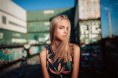 Обои Women Face Blonde Tanned Portrait Depth Of Field Women