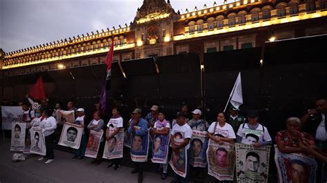 Padres De Ayotzinapa Piden A Amlo Reunión Antes De Elecciones